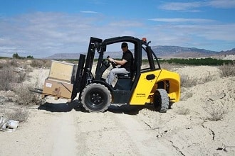 Lencrow Group unveils new Bomaq B30MP all-terrain forklift at HRIA 2014