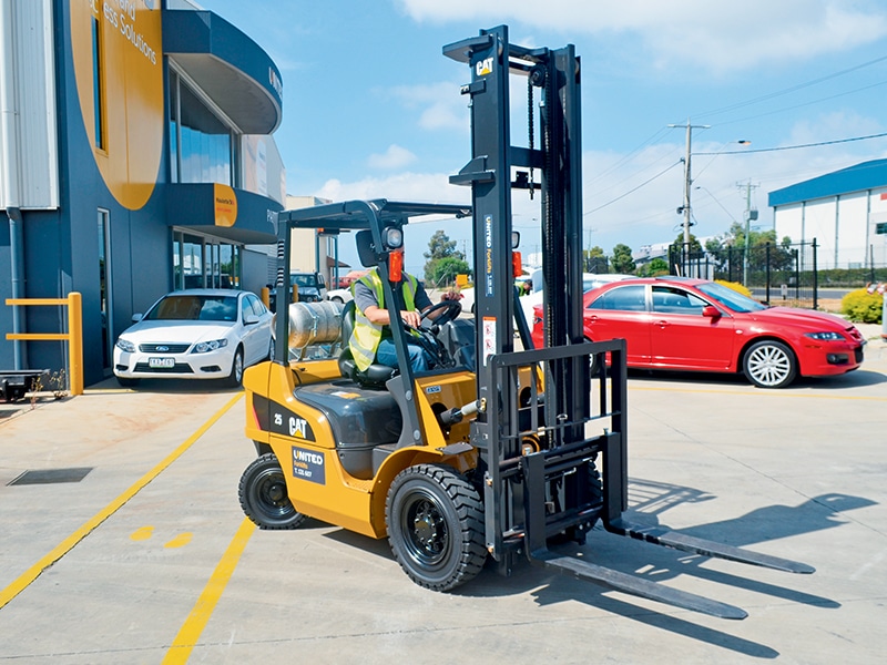 Cat GP25N LPG forklift review
