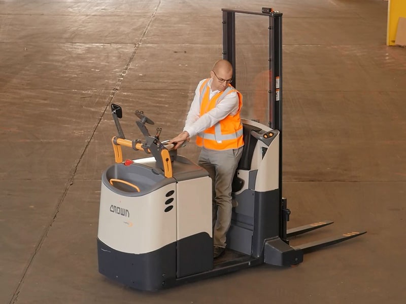 Crown MPC 3000 forklift video review