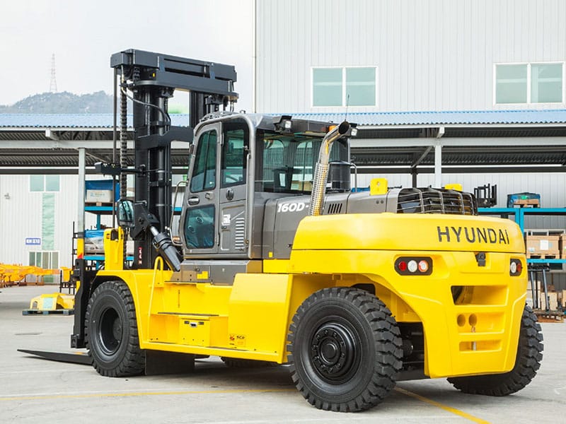 Hyundai adds heavy 160D-9L forklift to range
